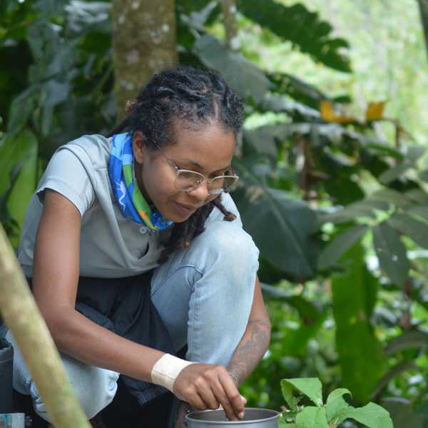 Giselle Ragoonanan - earth.fm